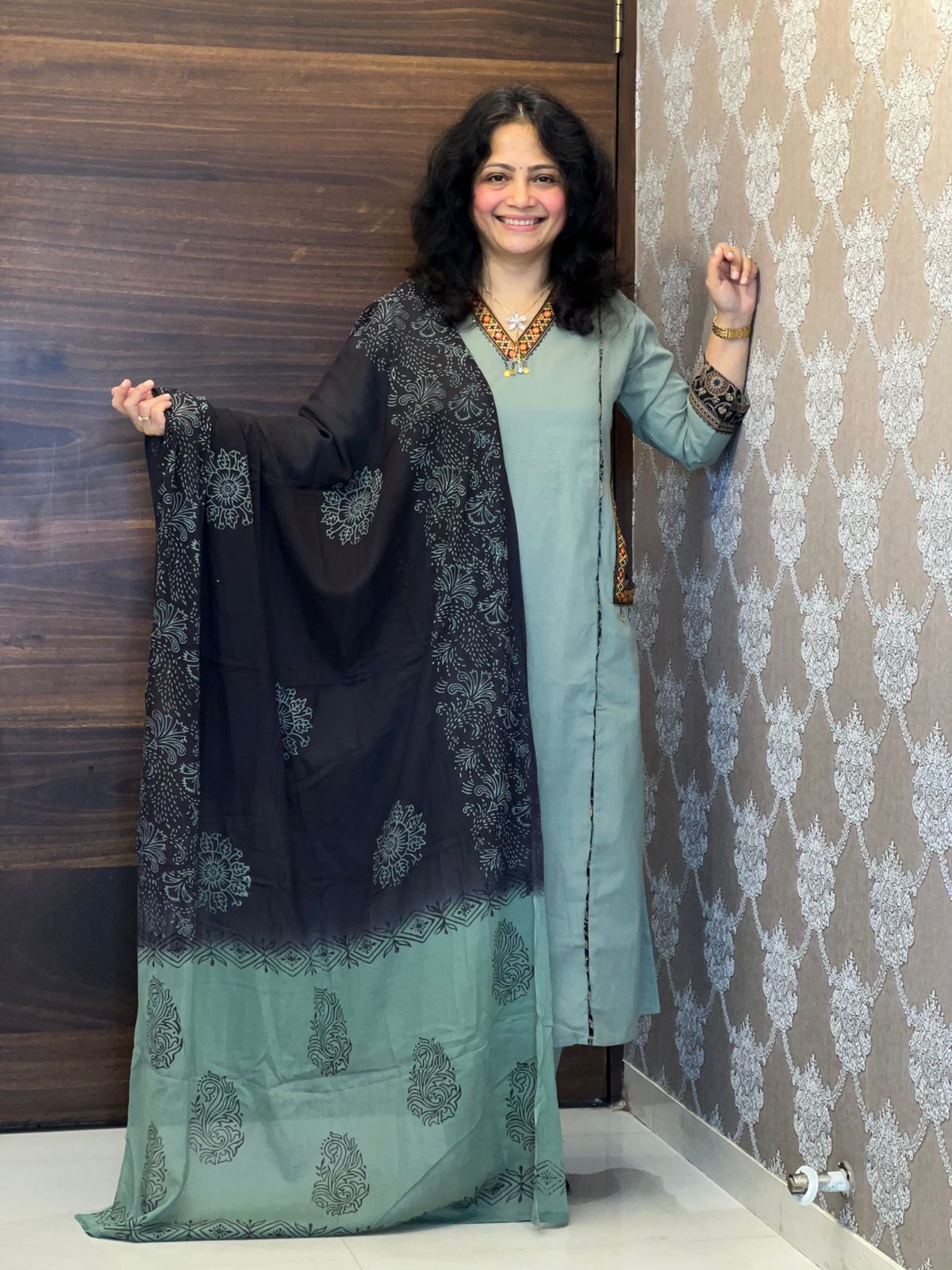 Earthy Green Color Double Side Pocket Dupatta Set – Belle Creations Pune
